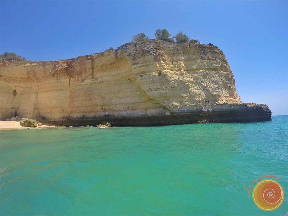 passeio-barco-Benagil-algarve-01 - Ninho de Jiripoca - Viagens com ...